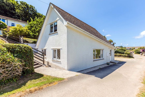 Baywatch Sands, Pet Friendly, Country Holiday Cottage In Polzeath - Polzeath Beach