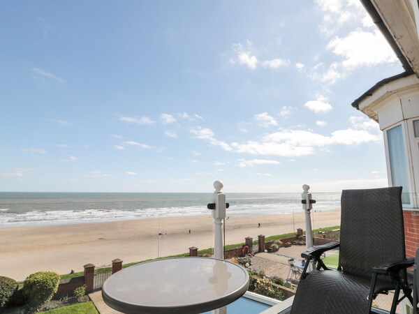 Crystal Cove, Pet Friendly, Luxury Holiday Cottage In Bridlington - Flamborough