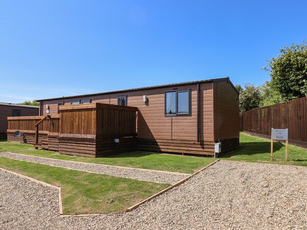 Marigold Lodge, Pet Friendly, Character Holiday Cottage In Staithes - Whitby