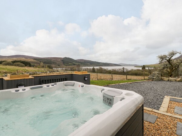 Hen Dy Craig Yr Ronwy, Pet Friendly, With Hot Tub In Bala - Bala