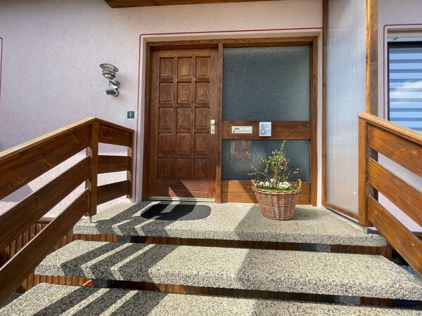 Ferienwohnung Mit Terrasse Und 4 Schlafräumen - Bad Neustadt an der Saale