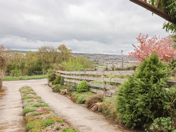 Windyways, Family Friendly, Character Holiday Cottage In Haworth - Ilkley