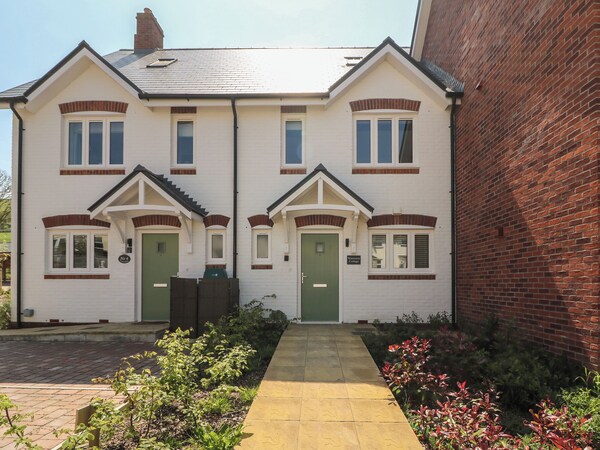 Waterston Cottage, Pet Friendly, With A Garden In West Lulworth - Wareham