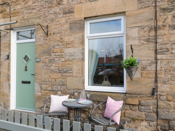 Cosy Cottage, Pet Friendly, Character Holiday Cottage In Amble - Alnmouth