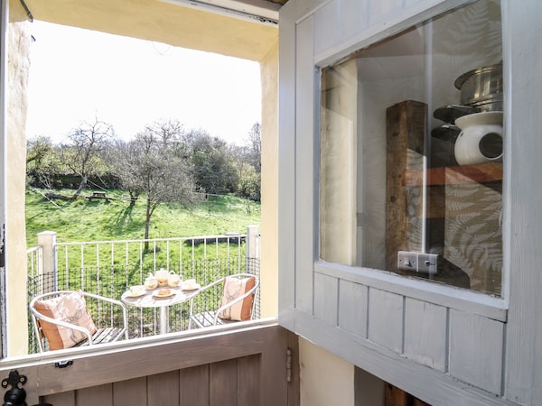 The Cheese Loft, Character Holiday Cottage In Carmarthen - Carmarthen