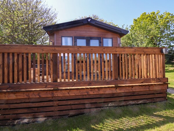 Buttercup Lodge, Pet Friendly, Character Holiday Cottage In Staithes - Staithes