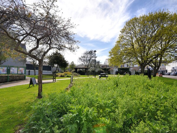 Fore Street House - Apartment 3, Family Friendly In Seaton, Devon - Beer