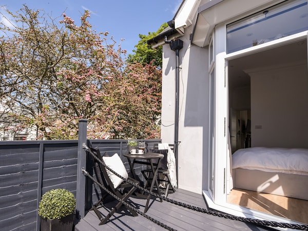 Fore Street House - Apartment 2, Romantic In Seaton, Devon - Beer