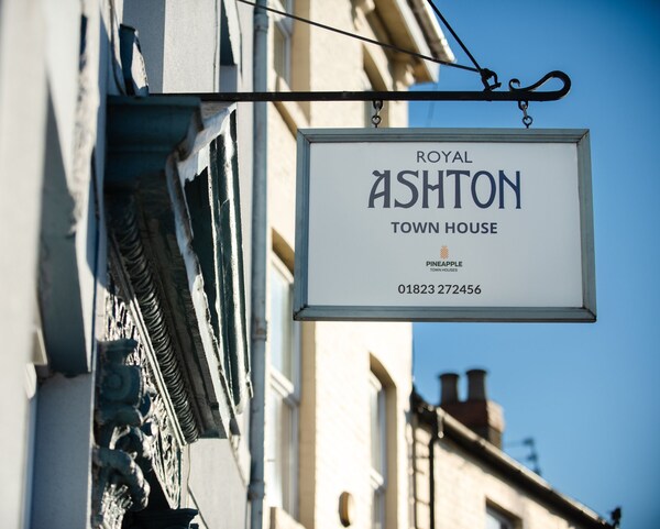 Studio Apartment At Royal Ashton Town House - Taunton