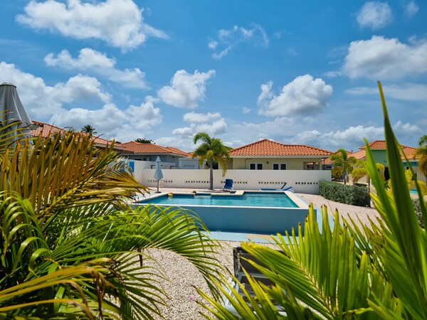 Holiday Home On Gated Resort With Pool - Karibik