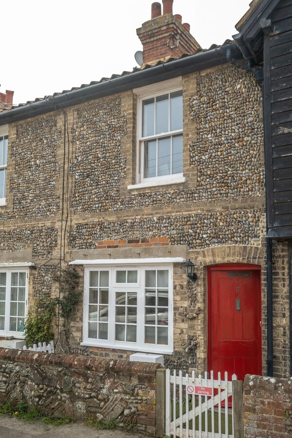 5 Old Homes - Sleeps 6 Guests  In 3 Bedrooms - Saxmundham