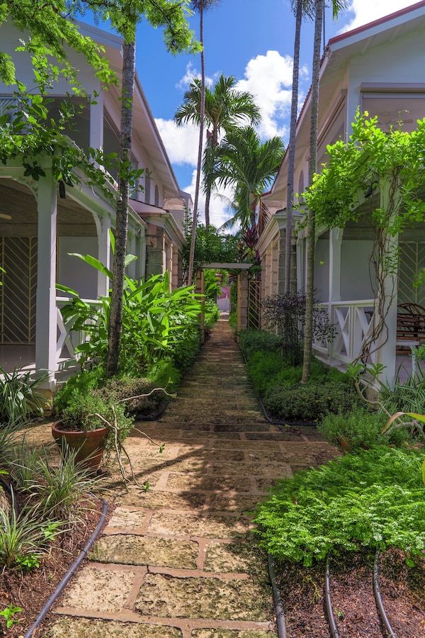 Secret Cove 2 | Beach Front - Located In  Stunning Saint James With Private Chef Services - Barbade