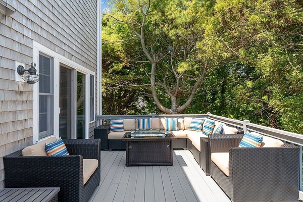 Luxurious Home With Pool & Game Room In Cape Cod - Chatham, MA