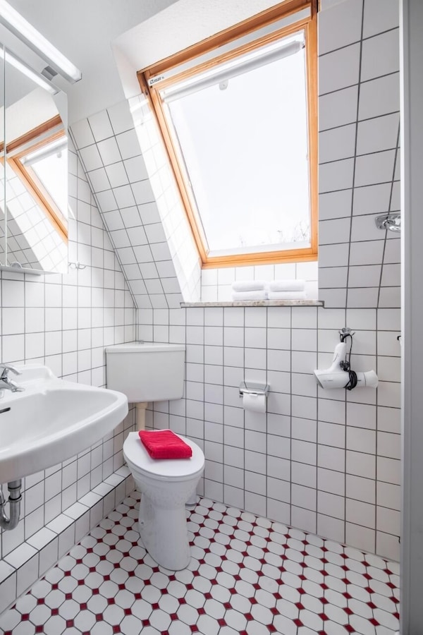 Gemütliche Dachgeschoss Ferienwohnung Für Bis Zu 2 Personen - Norderney