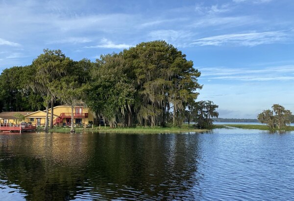 Lake View Retreat Loaded For Fun, With Stunning Views! - Inverness, FL