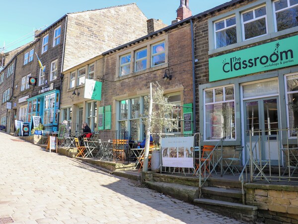 Piccadilly View, Family Friendly, With A Garden In Haworth - Keighley