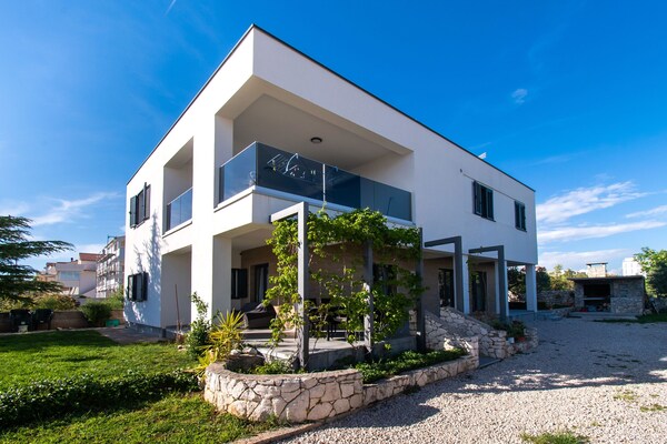 Apartments Slavica (94491-a1) - Vodice - Vodice