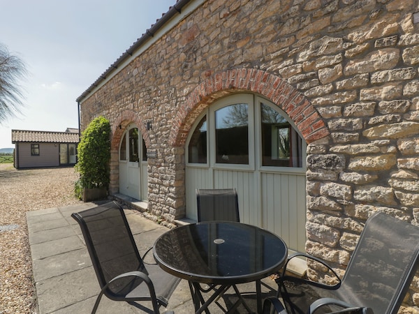 Sunnyside, Pet Friendly, Character Holiday Cottage In Bleadon - Weston-super-Mare