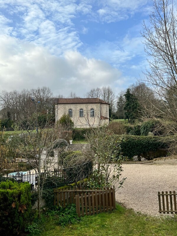 Spacious And Modern Gîte In A Quiet City Centre - Loire