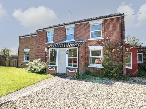 Riverside Cottage, Pet Friendly, With Open Fire In Stalham - Wroxham