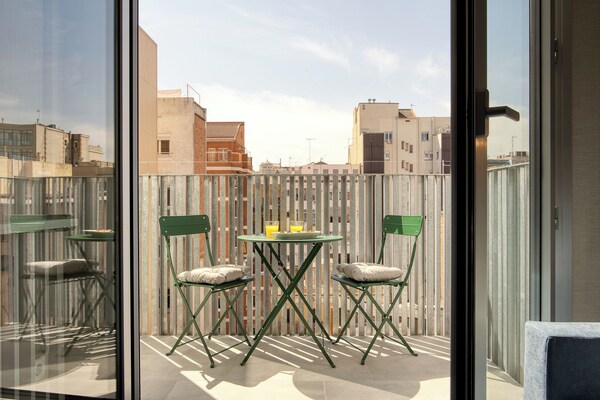 Comfortable And Practical Studio With Outdoor Balcony. - 