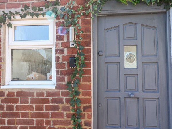 The Annex, Romantic In Starcross, Devon - Topsham