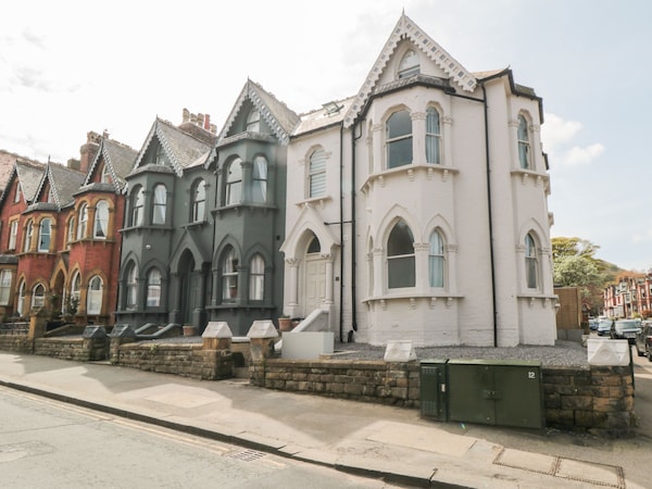 The Salthouse Apartment 3, Pet Friendly In Scarborough - Scarborough