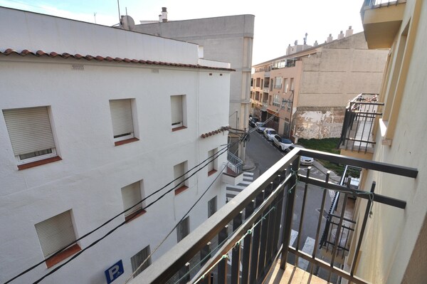 Ferienwohnung In Roses, Costa Brava: Gemütliche Wohnung Nur 100 M Vom Strand Entfernt. Voll Ausgestattet Für Einen Perfekten Urlaub. - Roses