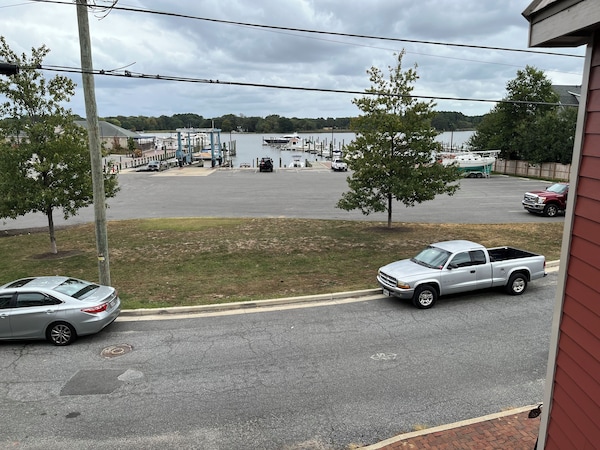 Lovely 2 Bedroom And Loft Apartment With Ac, Wifi Overlooking The Chester River - Chestertown, MD