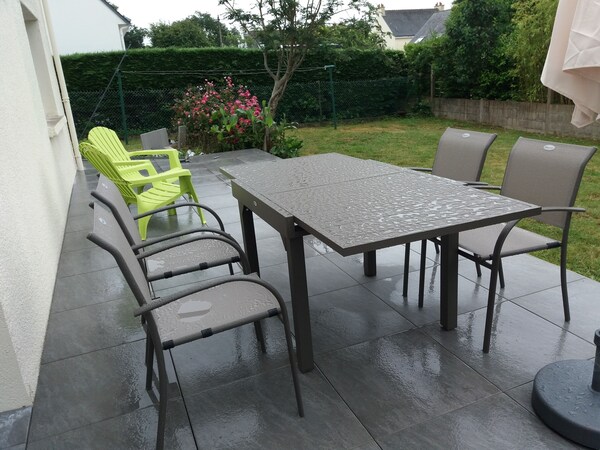 Guidel, House For 8 People, Near The Sea, Very Quiet Residential Area - Ploemeur