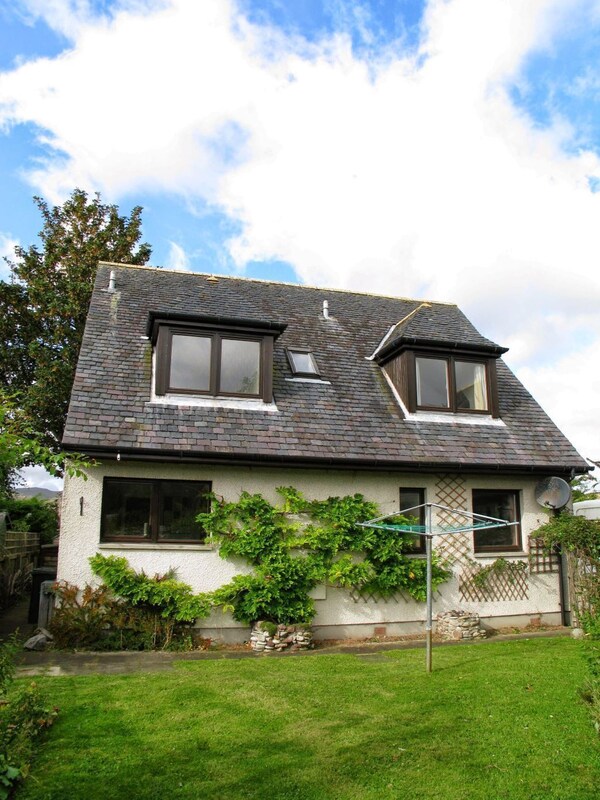 Popular Comfortable Well Equipped Cottage In Peaceful Ullapool Street W Parking - Ullapool