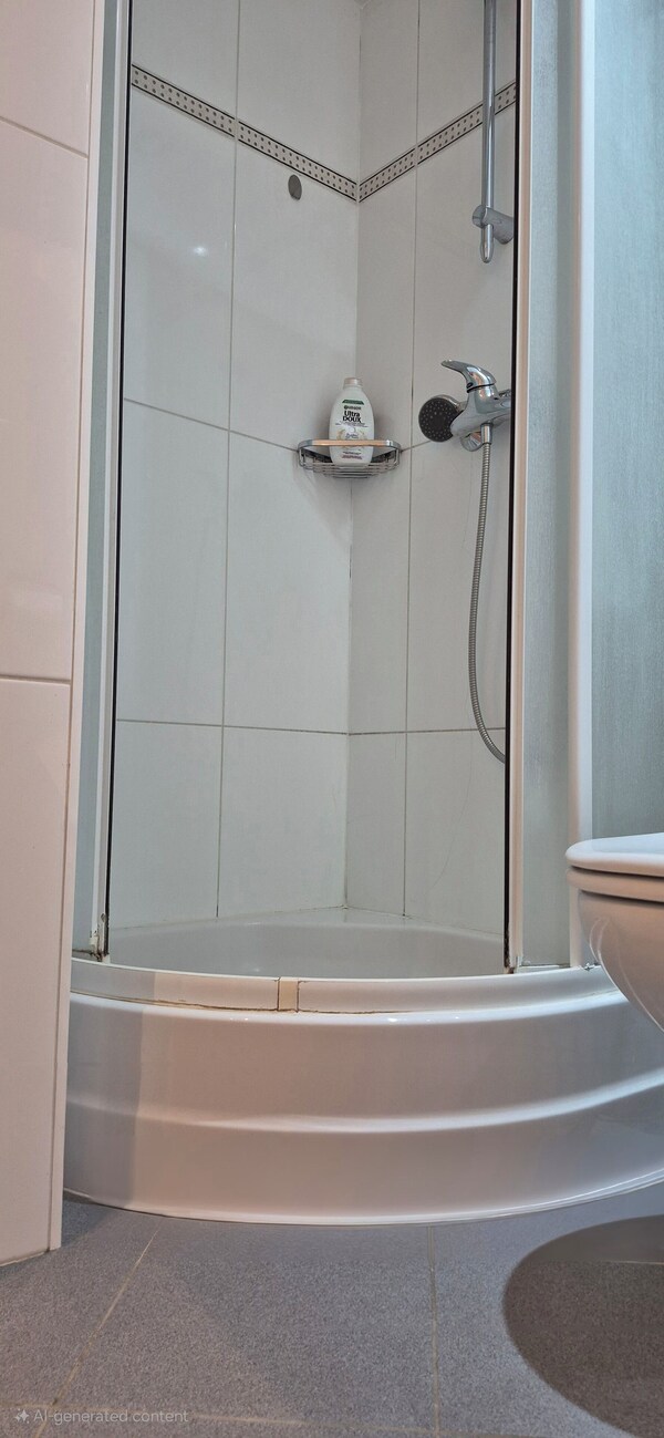Lovely Two Bedroom Apartment With Free Parking - Jerusalem