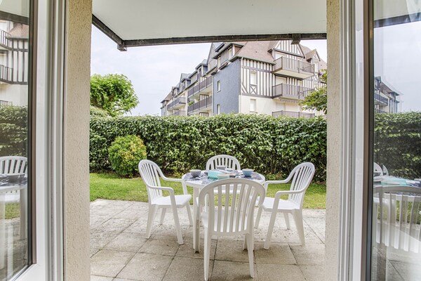 Appt Entier T3 Au Rez-de-jardin. Accès Direct Plage Et à La Promenade Mp - Cabourg