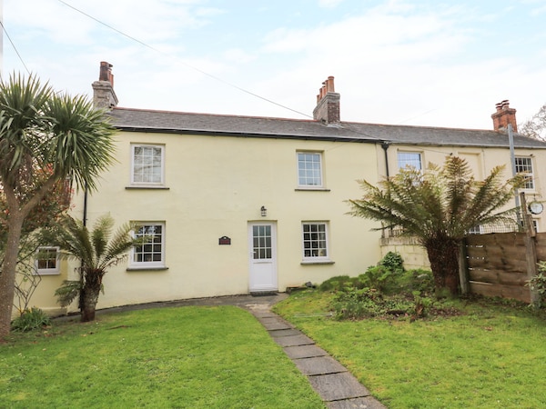Oaktree Cottage, Pet Friendly, With Open Fire In St Austell - St Austell