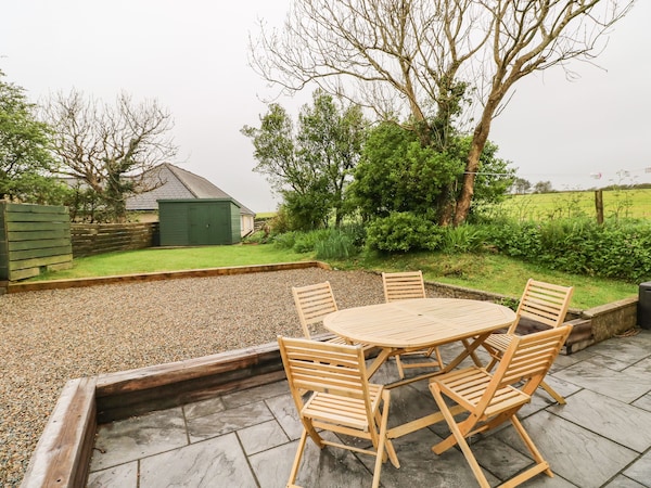 Ty Rhosyn, Pet Friendly, With Open Fire In Solva - Solva