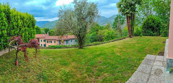 3½-zimmer-wohnung In Einer Gepflegten Residenz Mit Pool Und Tennisplatz - Luino
