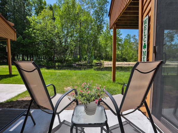 Trout Creek Condos #17 - 1 Bdrm, 1 Bath, Sleeps 4 - Petoskey, MI