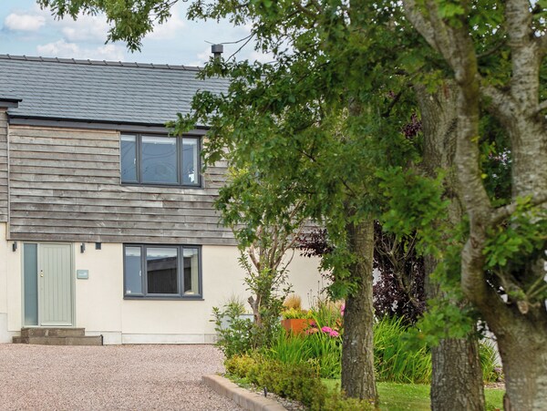 The Hayloft, Romantic, Luxury Holiday Cottage In Llanfechell - アングルシー島