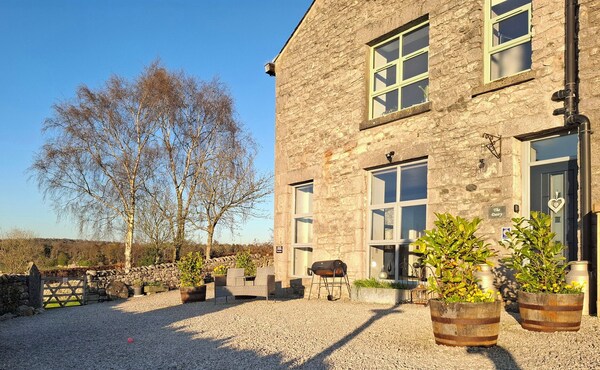 The Dairy At Brackenthwaite Farm, Pet Friendly In Arnside - Grange-over-Sands