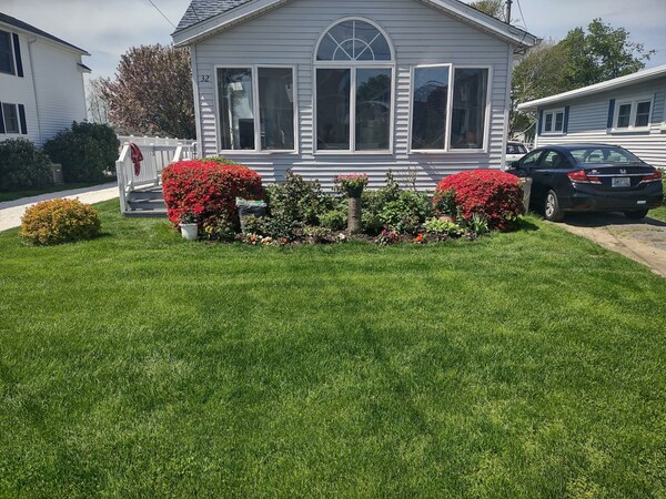 3-bdr Beach Housed Directly Across Street From Private Beach Access.water Views - Charlestown, RI