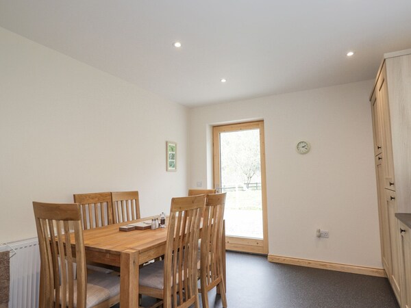 Crask Bungalow, Family Friendly, With A Garden In Cannich - Lago Ness