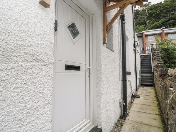 Ty Arth, Pet Friendly, With Open Fire In Llandudno - Conwy