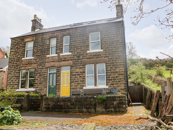 1 Barley Cottages, Pet Friendly, Character Holiday Cottage In Matlock - Matlock Bath