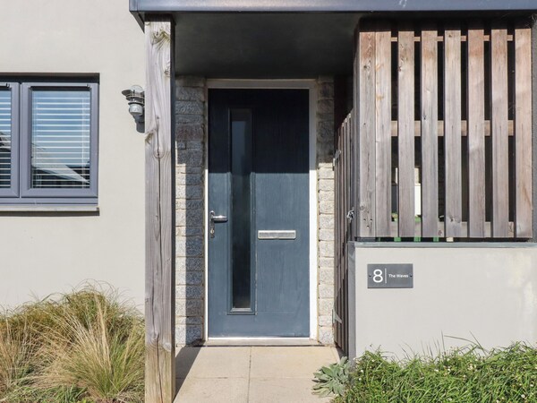 The Waves, Pet Friendly, Country Holiday Cottage In Crantock - Holywell