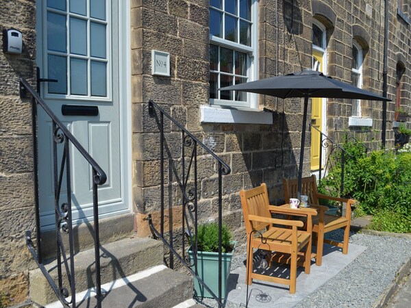 No. 4 Embsay, Romantic, Character Holiday Cottage In Embsay - Skipton