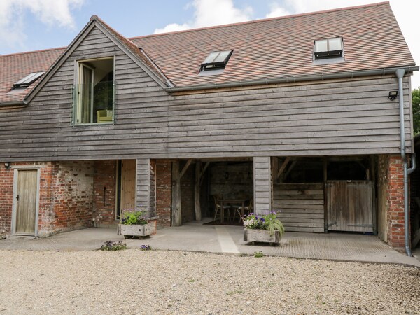 The Wool Barn, Pet Friendly, Character Holiday Cottage In Warminster - Warminster