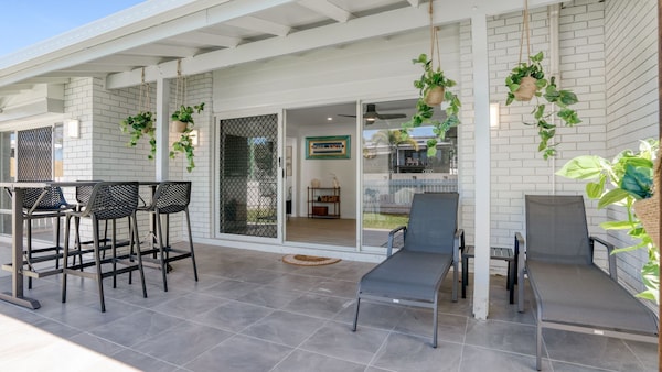 Spindrift - 1/10 Spectrum Street - Rainbow Beach. All Beds Made. Wifi. Pets Welcome. - Rainbow Beach