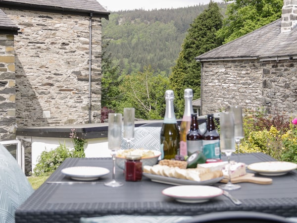Bron Celyn Bach, Pet Friendly, With Open Fire In Betws-y-coed - Betws-y-Coed