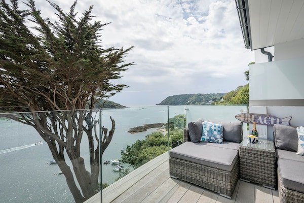 Blackstone -  Stylish Apartment With Incredible Views Looking Out Over The Salcombe Estuary - Salcombe
