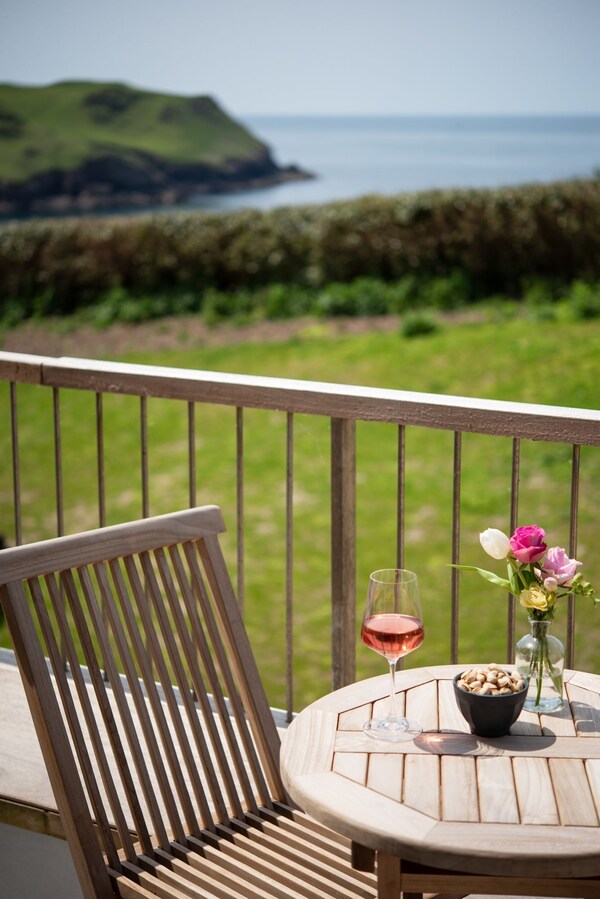 Withie Cove -  A Luxury Coastal Apartment Footsteps From Hope Cove Beach - Thurlestone